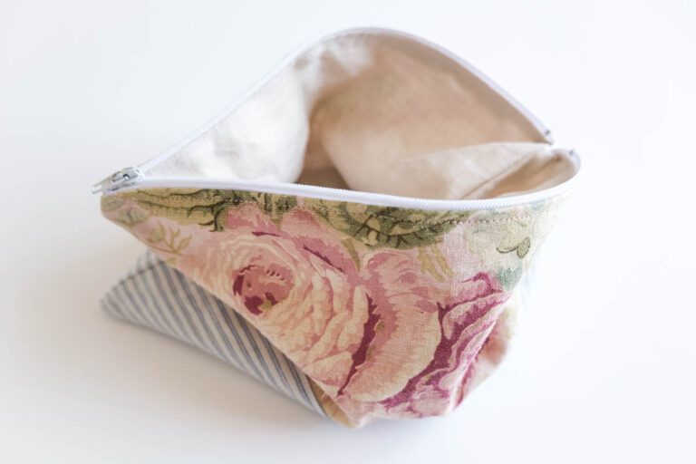 How to Sew a Zippered Pouch - Makyla Creates