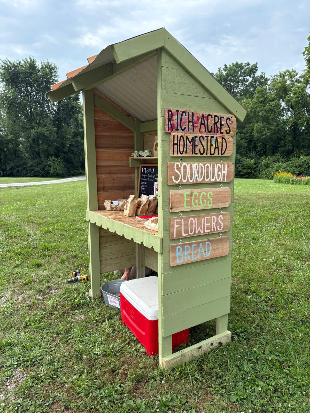 21 Charming Farmstand Ideas You’ll Want to Copy - Makyla Creates