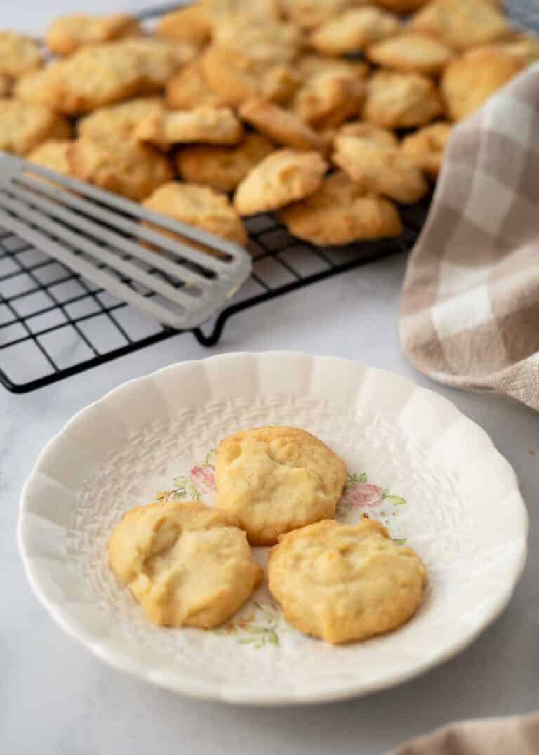 Old-Fashioned Whipped Shortbread - Makyla Creates